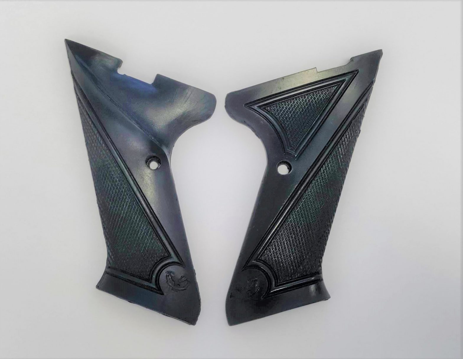 High Standard Grips-Model 100- Lever Take Down-RH – InterArms Inc.